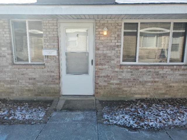 2 Br, 1 bath, Condo 2846 Joyce Ave