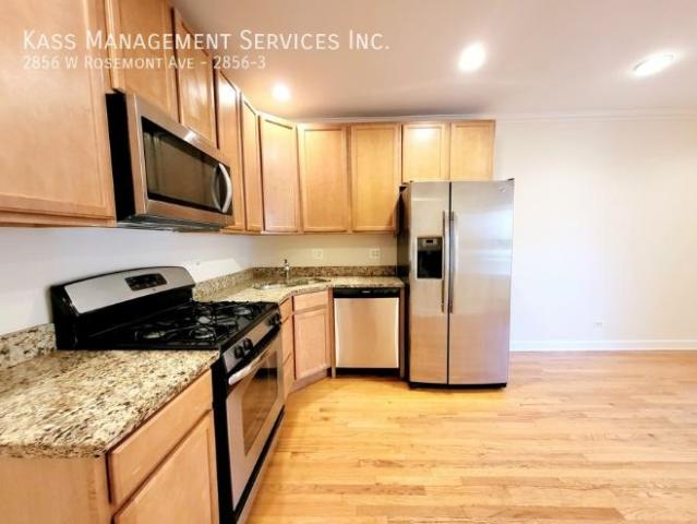 2 Br, 1 bath, Condo 2856 W Rosemont Ave