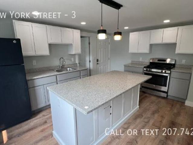 2 Br, 1 bath, Condo 28 30 New York Street