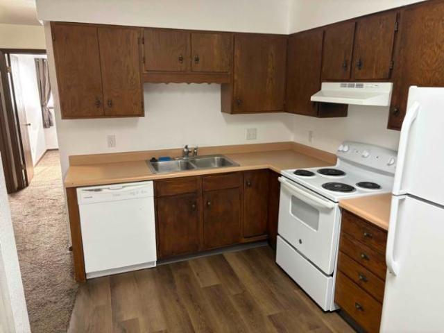 2 Br, 1 bath, Condo 28 Montebello Rd