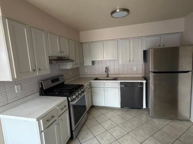 2 Br, 1 bath, Condo 2905 Beachcomber Dr