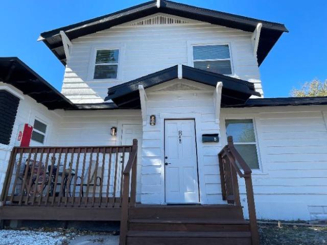 2 Br, 1 bath, Condo 2900 1st Ave S