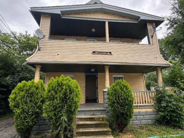 2 Br, 1 bath, Condo 2925 E 128th St