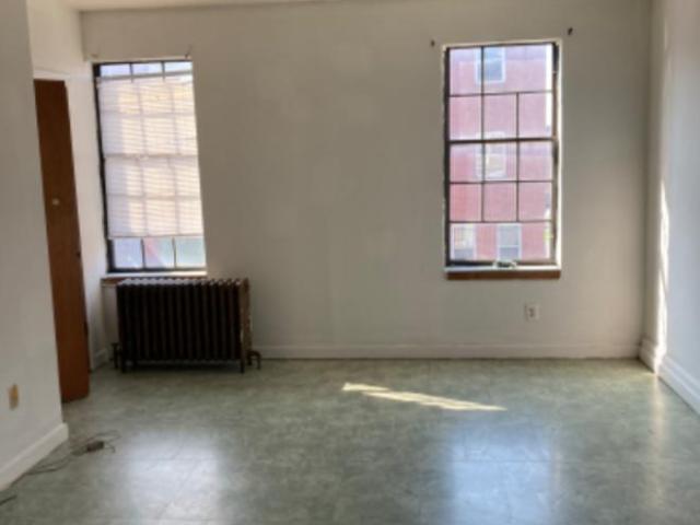 2 Br, 1 bath, Condo 2922 Frankford Ave