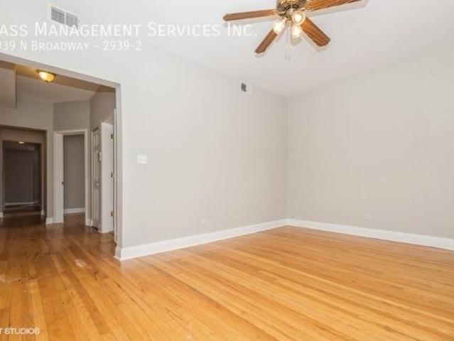 2 Br, 1 bath, Condo 2939 N Broadway