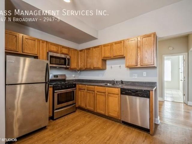 2 Br, 1 bath, Condo 2947 N Broadway