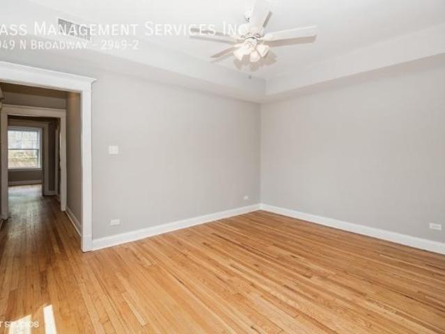 2 Br, 1 bath, Condo 2949 N Broadway