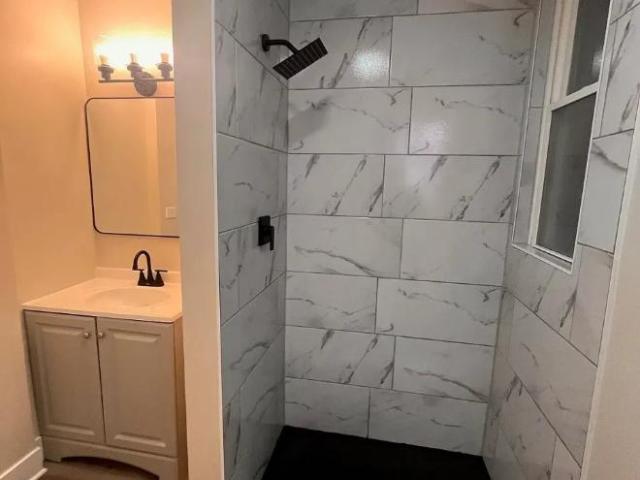 2 Br, 1 bath, Condo 2955 North Spaulding Avenue