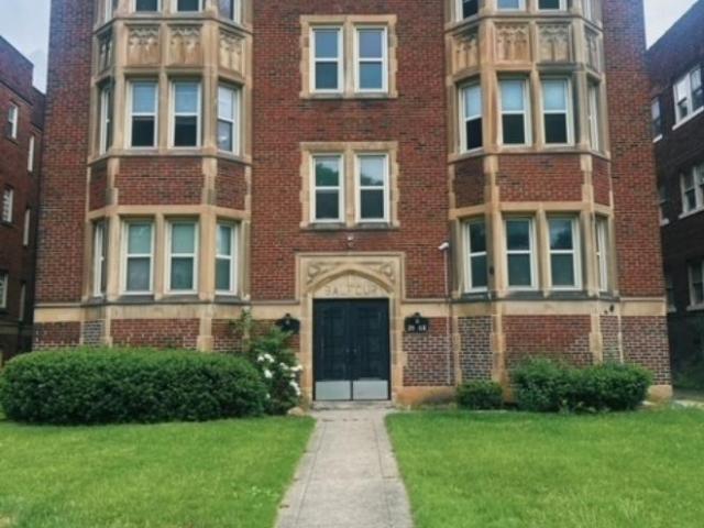 2 Br, 1 bath, Condo 2968 S Moreland Blvd Apt 20