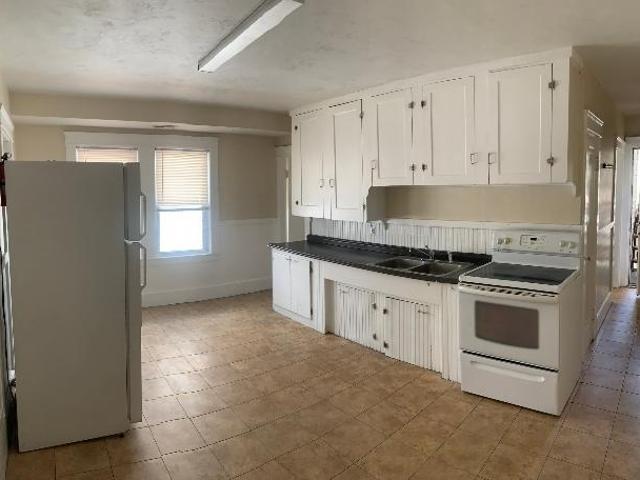 2 Br, 1 bath, Condo 2 N Main St