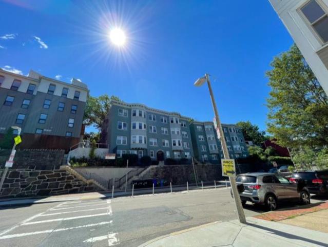 2 Br, 1 bath, Condo 2 Centre Street Terrace