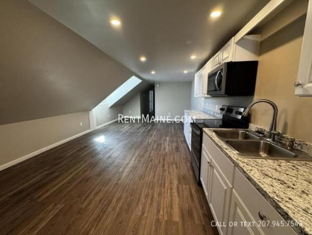 2 Br, 1 bath, Condo 2 Danielson St