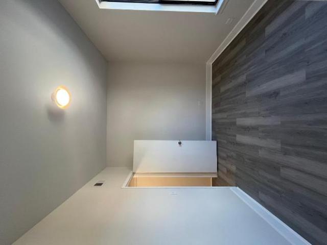 2 Br, 1 bath, Condo 3008 W 23rd St