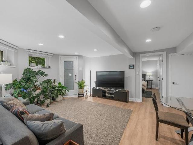 2 Br, 1 bath, Condo 3002 11th St NW