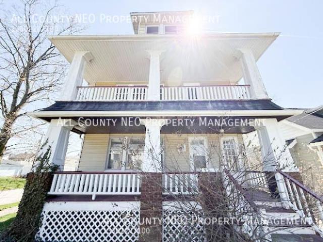2 Br, 1 bath, Condo 3003 Portman Ave