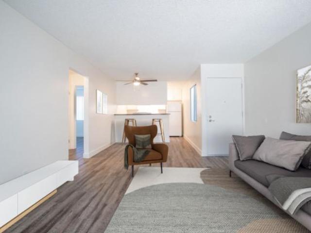 2 Br, 1 bath, Condo 300 Smilax Rd