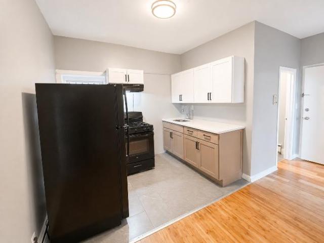 2 Br, 1 bath, Condo 300 Watchung Ave