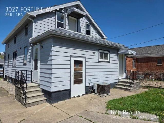 2 Br, 1 bath, Condo 3027 Fortune Ave