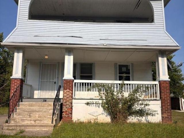 2 Br, 1 bath, Condo 3037 E 121st St
