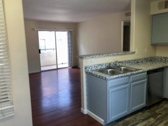 2 Br, 1 bath, Condo 3038 Tarpon Dr