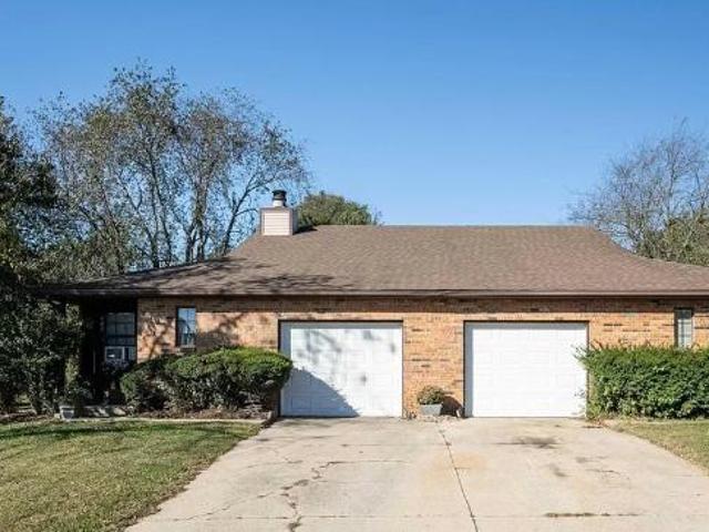 2 Br, 1 bath, Condo 303 Campus Drive