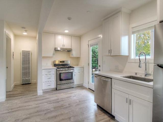 2 Br, 1 bath, Condo 303 Farmers Lane
