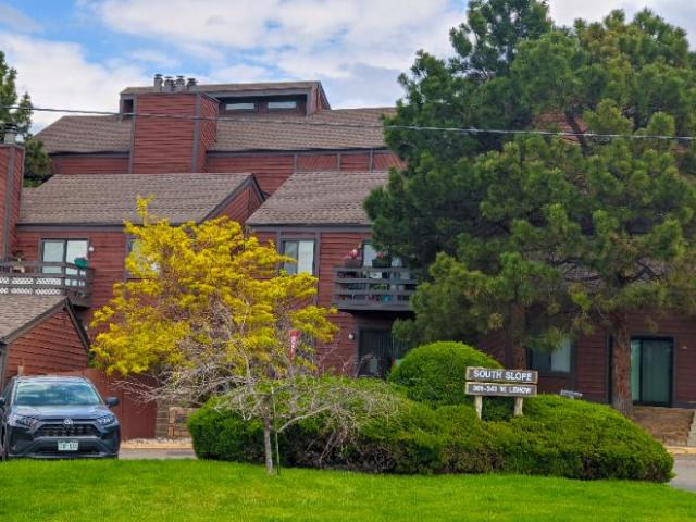 2 Br, 1 bath, Condo 303 W Lehow Ave