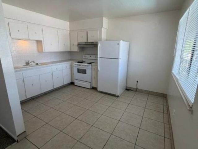 2 Br, 1 bath, Condo 3044 N Fruit Ave
