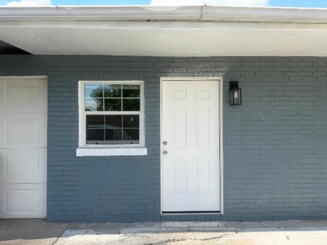 2 Br, 1 bath, Condo 3040 Fletcher Ave
