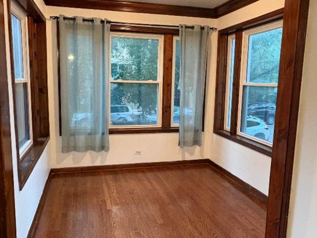 2 Br, 1 bath, Condo 3041 W Leland Ave