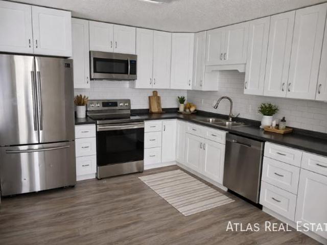 2 Br, 1 bath, Condo 3043 17th Avenue