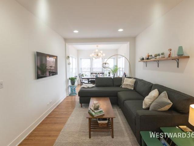 2 Br, 1 bath, Condo 3057 W Wilson Ave
