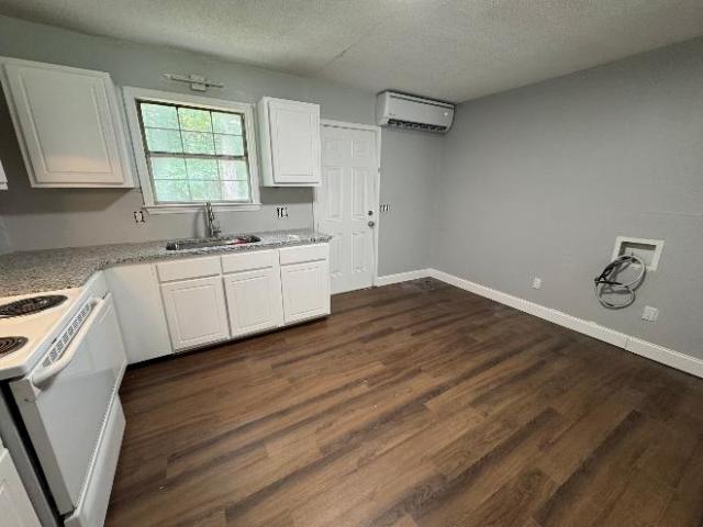 2 Br, 1 bath, Condo 305 Bayview Circle