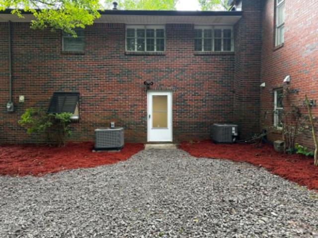 2 Br, 1 bath, Condo 3064 Hicks Rd
