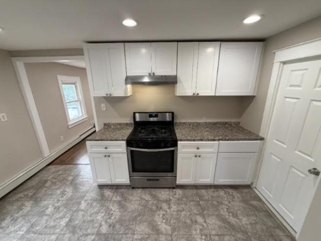2 Br, 1 bath, Condo 306 Townsend Street