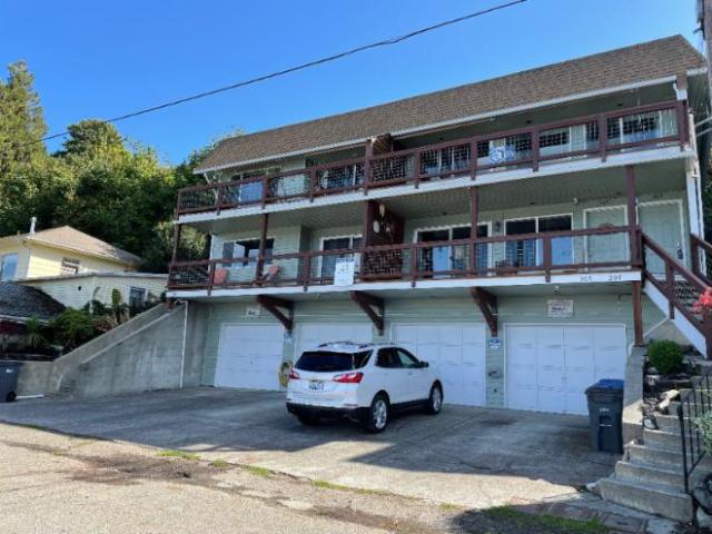2 Br, 1 bath, Condo 307 Perry Ave N