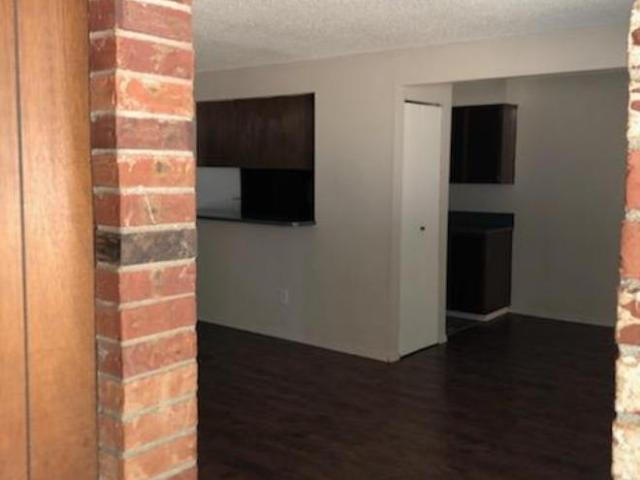 2 Br, 1 bath, Condo 30812 16th Pl SW