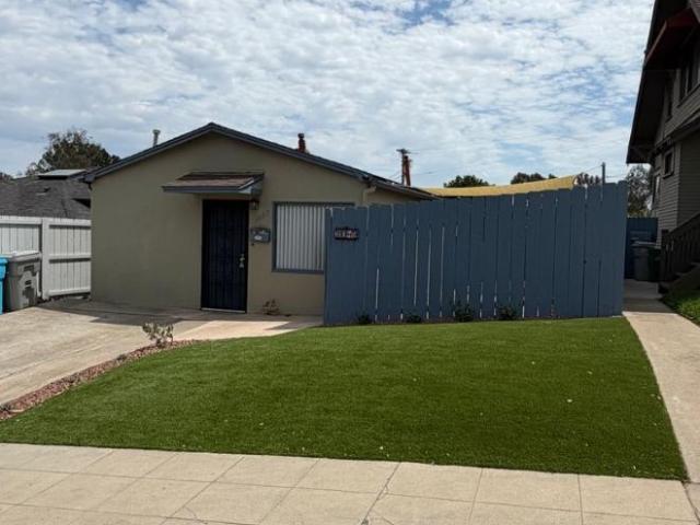 2 Br, 1 bath, Condo 3083 Palm Street