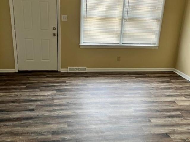 2 Br, 1 bath, Condo 3102 Summit Avenue