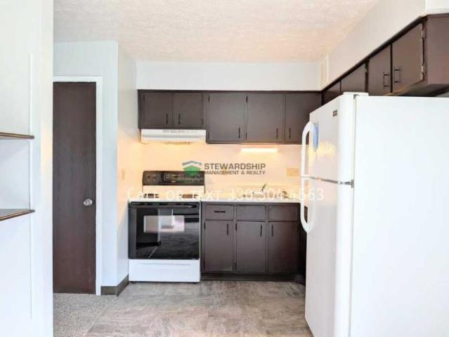 2 Br, 1 bath, Condo 311 Engadine Court SW