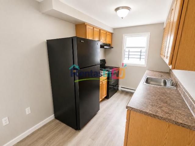 2 Br, 1 bath, Condo 311 Littleton Ave
