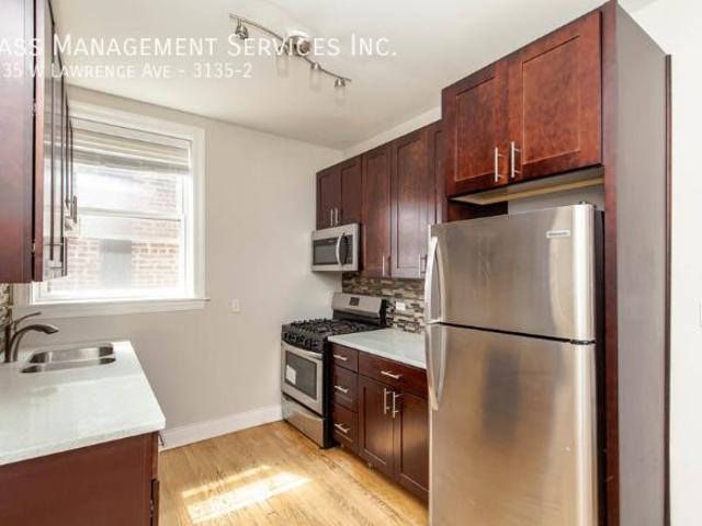2 Br, 1 bath, Condo 3135 W Lawrence Ave