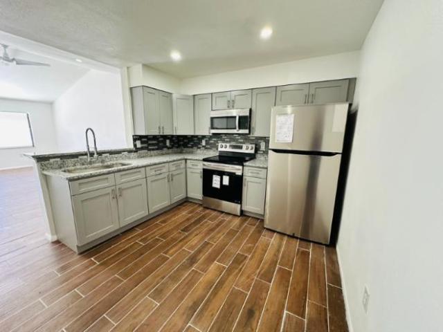 2 Br, 1 bath, Condo 3136 Harmon Lane
