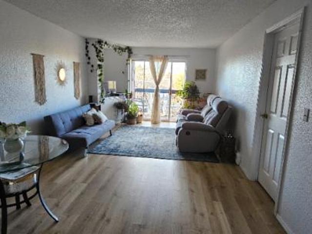 2 Br, 1 bath, Condo 3146 Lakeside Drive