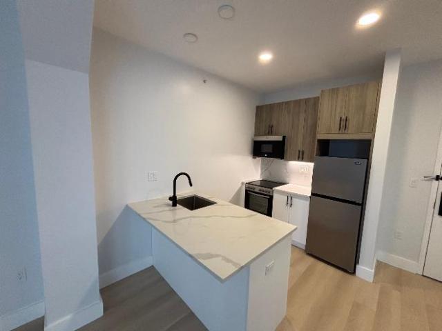 2 Br, 1 bath, Condo 316 Forrest St