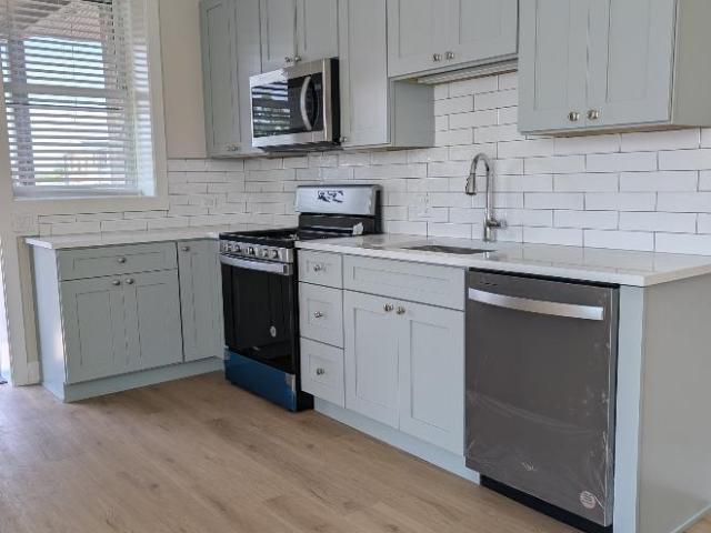 2 Br, 1 bath, Condo 3180 1/2 N Milwaukee Ave