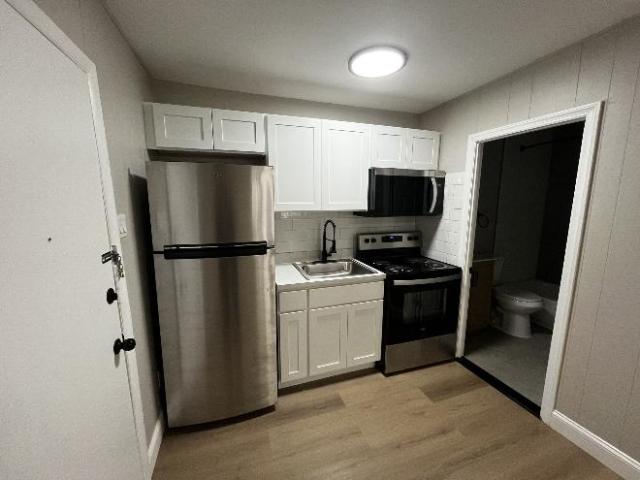 2 Br, 1 bath, Condo 318 Columbia Ave