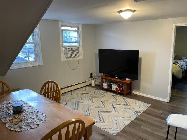 2 Br, 1 bath, Condo 318 E 1st Avenue