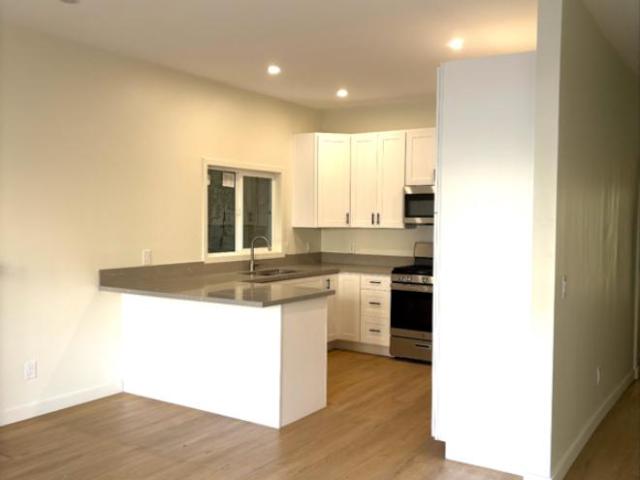 2 Br, 1 bath, Condo 319 Laurel St