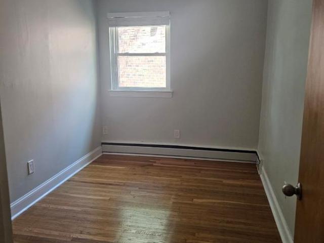 2 Br, 1 bath, Condo 31 St Albans Ave